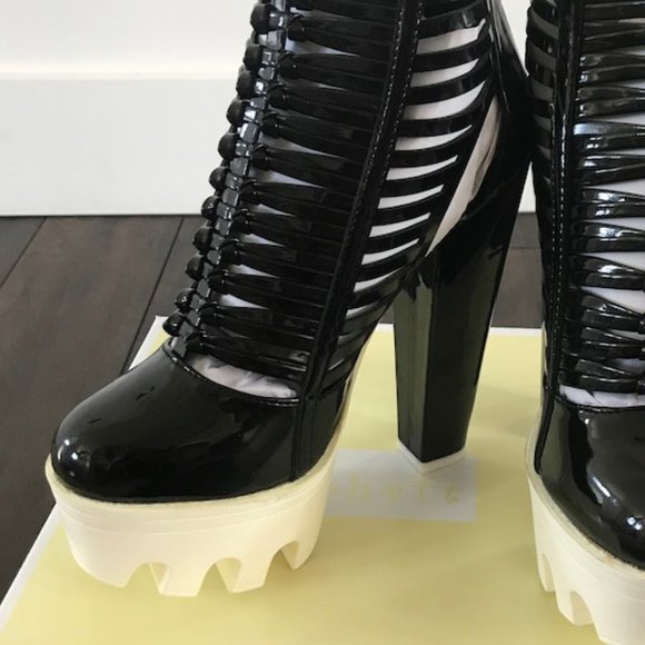 FRH | Shoes | Black Offwhite Lug Sole Platform Heel | Poshmark